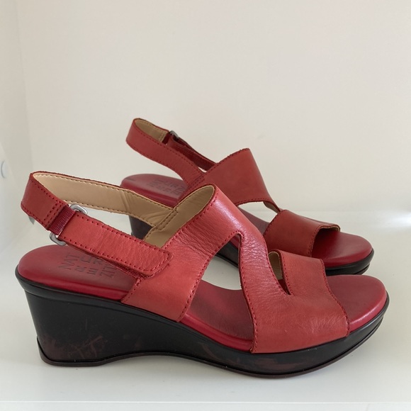 Naturalizer | Shoes | Naturalizer Valerie Leather Wedge Sandal Red Size ...